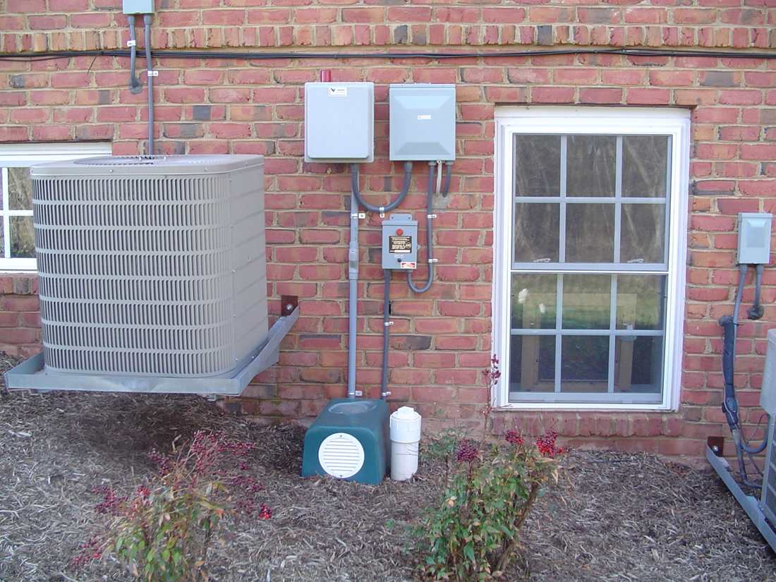 Should My Septic Air Pump Be Covered? | Linear Diaphragm Air Pumps
